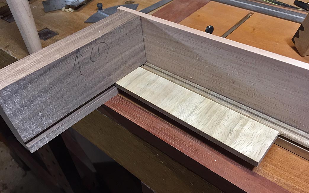 This is a mock up of the intersection ofthe drawer front (back), drawer ...