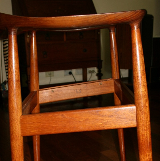 The straight stretchers are lower at the rear. The angleof the join to ...